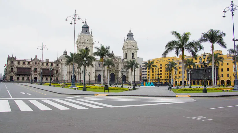 Exploring Lima's main square (Plaza de Armas) - Machu Travel Peru ...